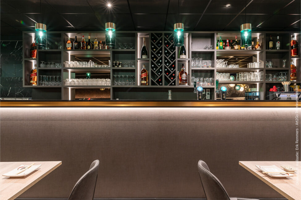 Luxe zwart houten barmeubel | Projecten | DecoLegno