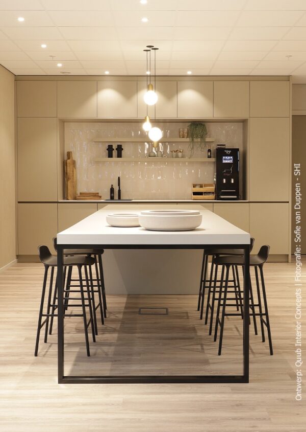 Decoratief plaatmateriaal in kantoor van SHI | Projecten | DecoLegno