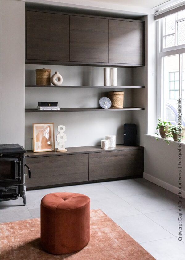 Stijlvolle donkere gangkast op maat | Projecten | DecoLegno